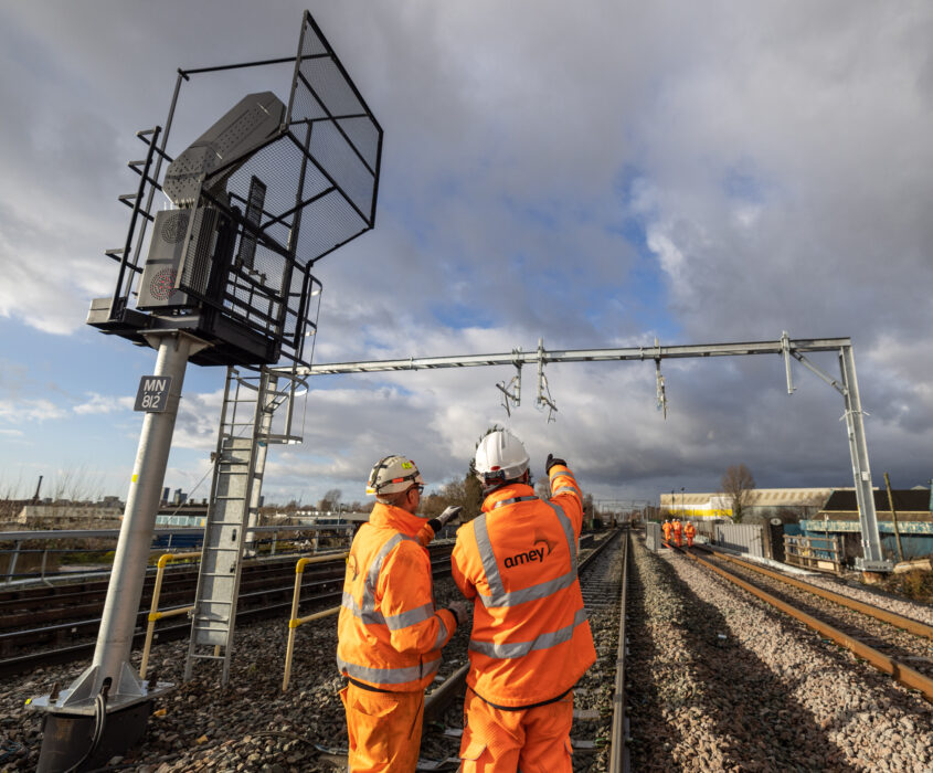 On track to better: Transpennine Route Upgrade delivers Christmas ...